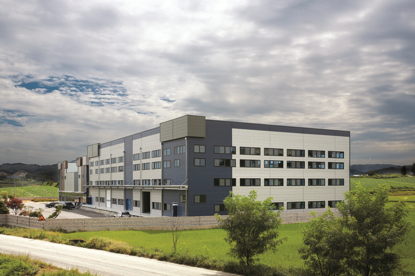 TÔN SY PANEL PRO - CÔNG TY CỔ PHẨN SYSTEEL VINA